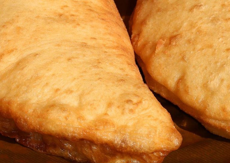 The unmistakable taste of Neapolitan fried pizza - Italianfood.net