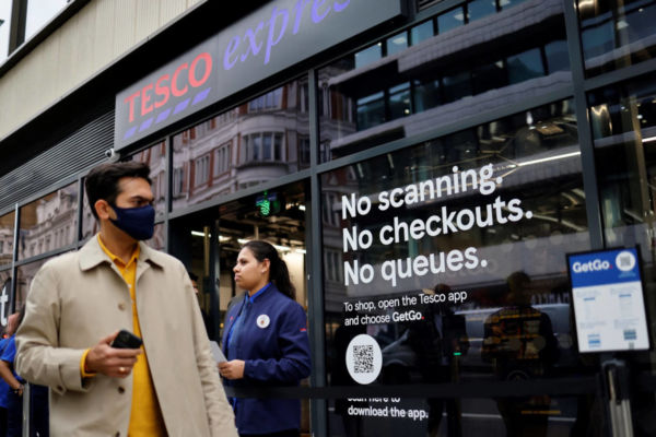 GetCo gets hightech. The first cashierless checkout-free store to open ...
