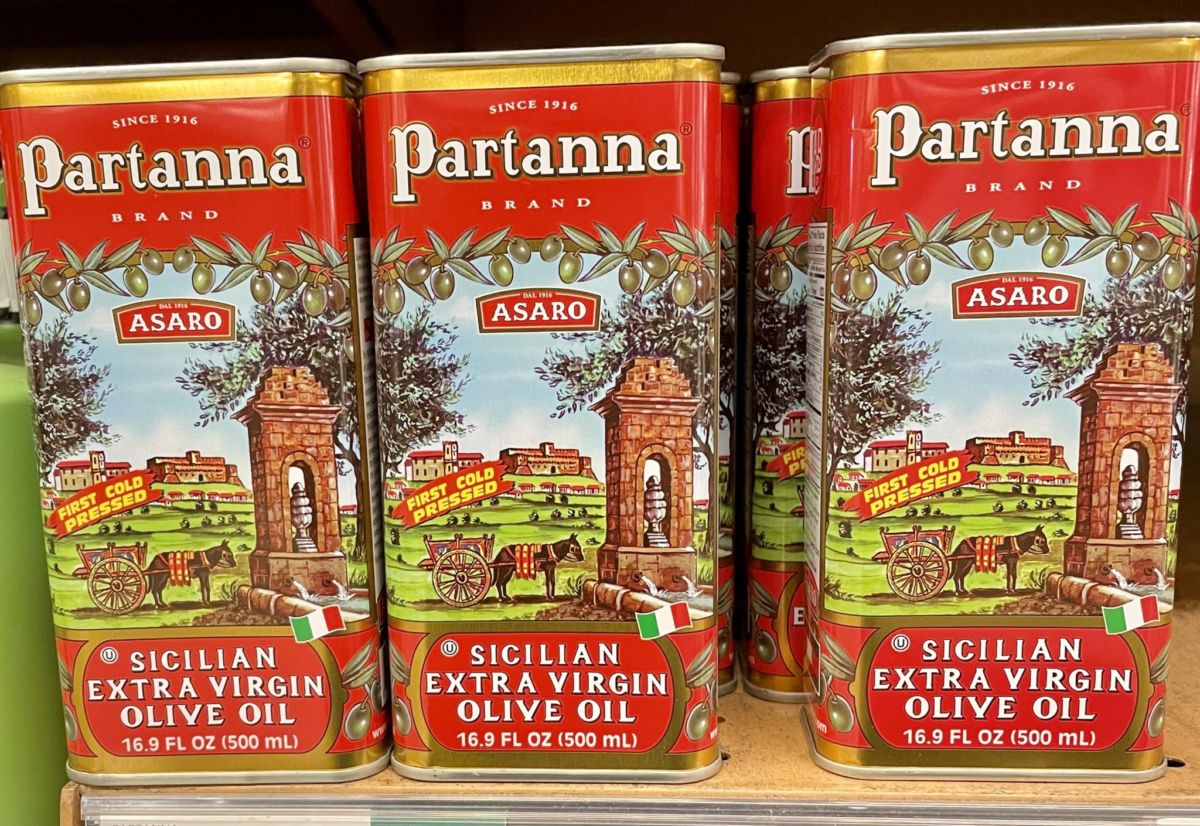 Partanna Sicilian extra virgin olive oil cans. Italian food from San ...